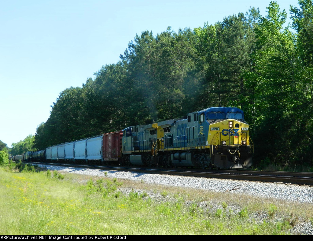 CSX 528 (AC44CW) 372 (AC44CW)